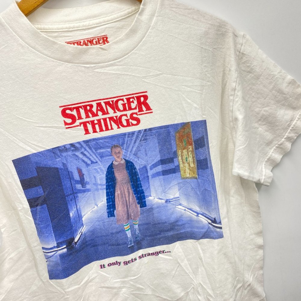 Vintage Netflix Stranger Things Men's White Short Sle… - Gem